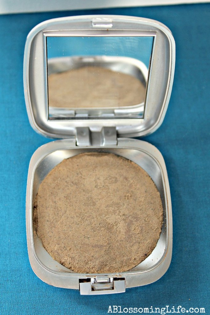 DIY All Natural Pressed Powder Foundation - A Blossoming Life