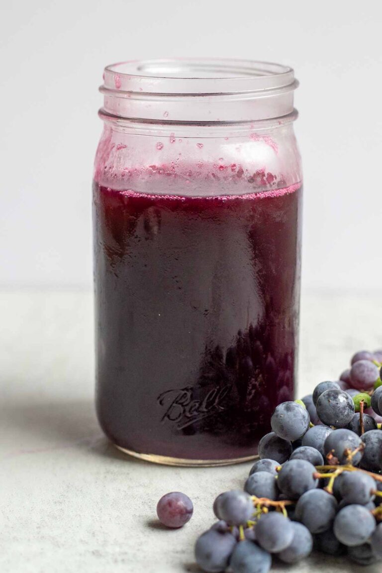 How To Make Grape Juice - 2 Ways - A Blossoming Life